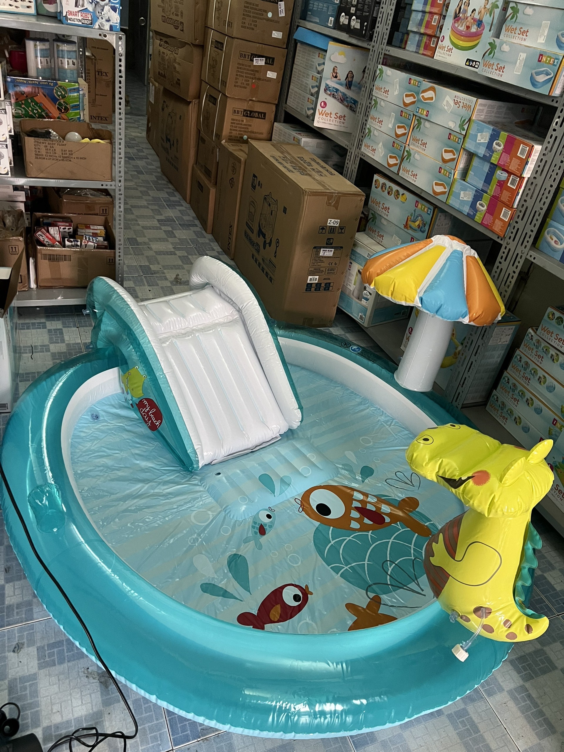 Bể bơi phao cầu trượt cá sấu có vòi phun mưa Intex 57165 - Intex Việt Nam