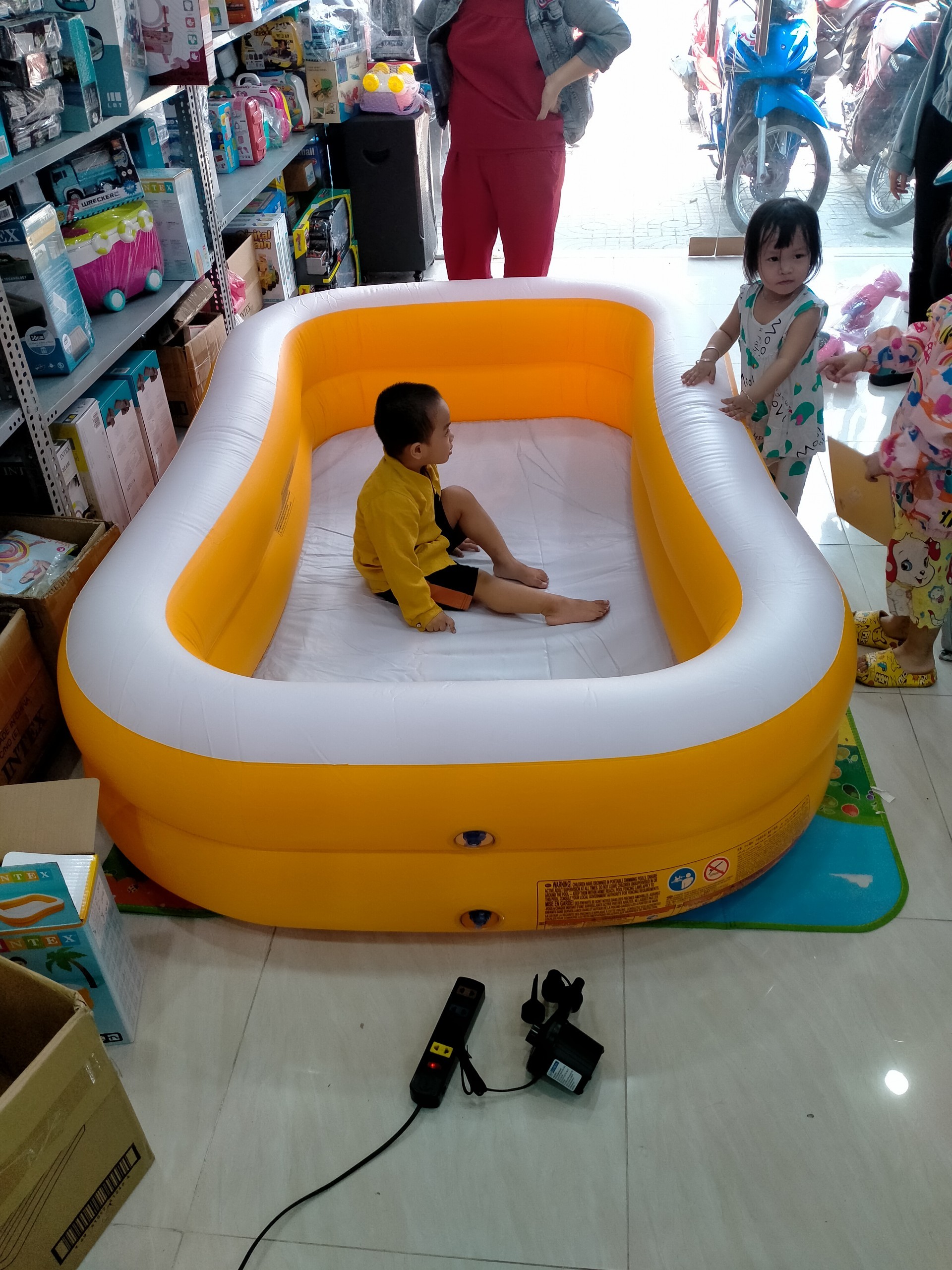 Bể bơi bơm hơi cho bé hình chữ nhật INTEX 57181 - Intex Việt Nam