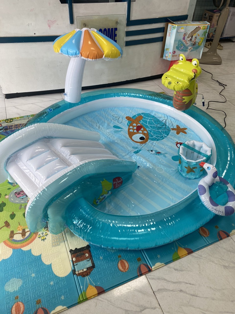 Bể bơi phao cầu trượt cá sấu có vòi phun mưa Intex 57165 - Intex Việt Nam