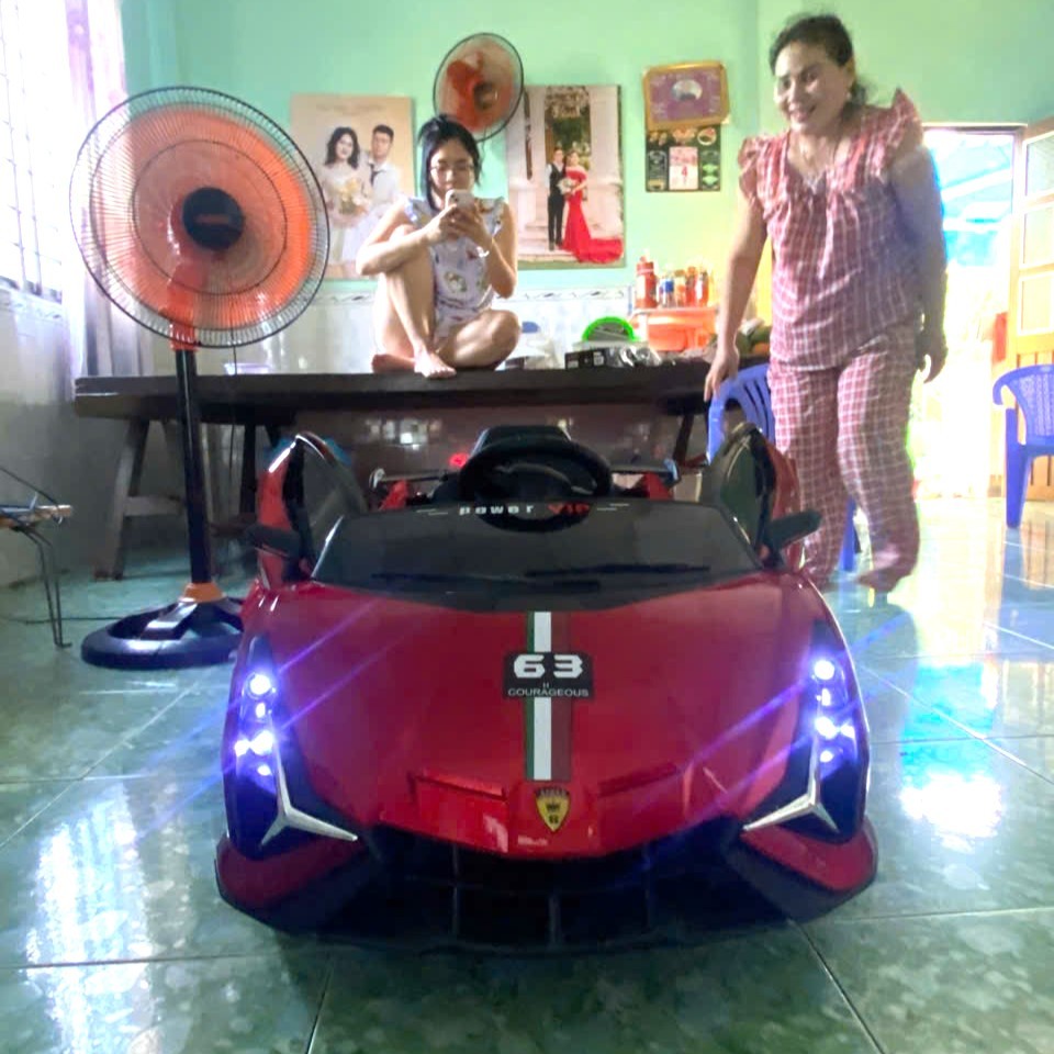 Ô tô điện trẻ em Lamborghini đời mới BBT-999.99