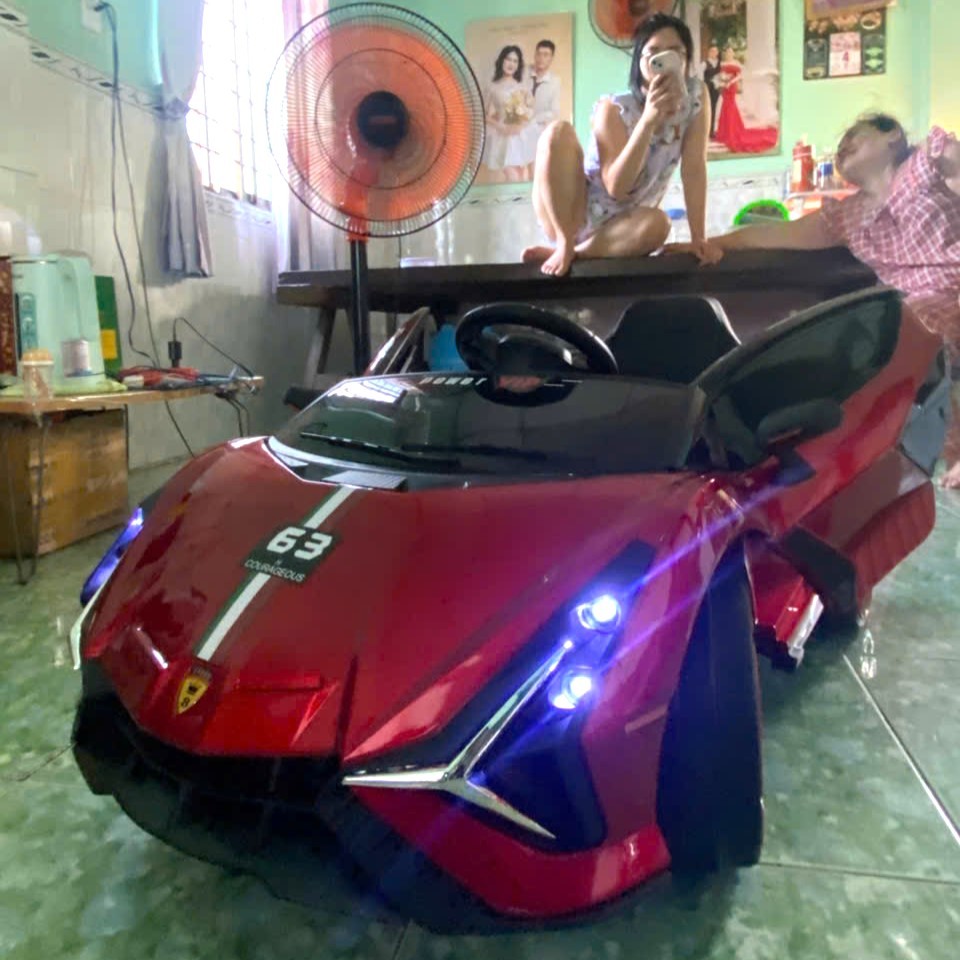 Ô tô điện trẻ em Lamborghini đời mới BBT-999.99