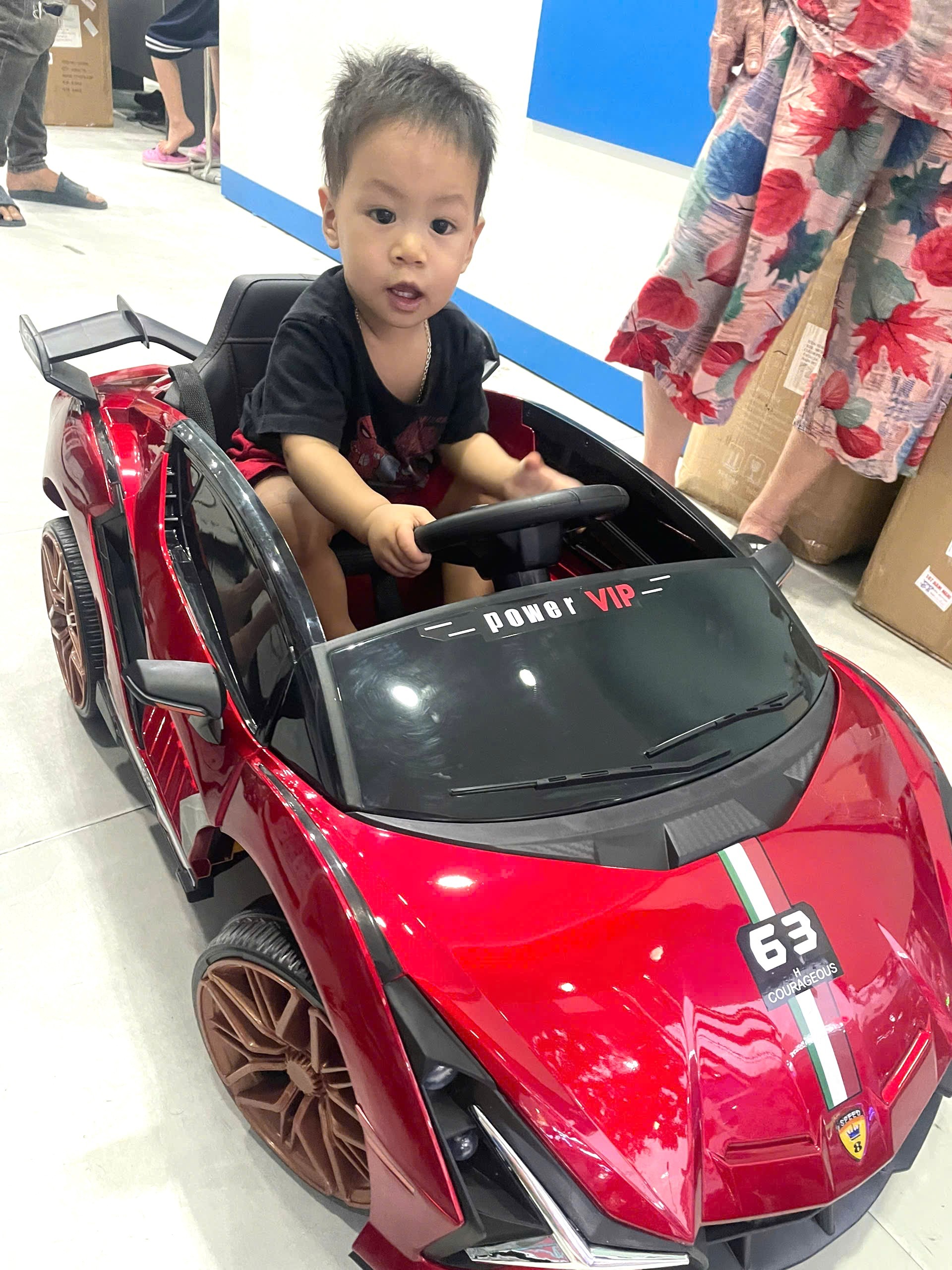 Ô tô điện trẻ em Lamborghini đời mới BBT-999.99