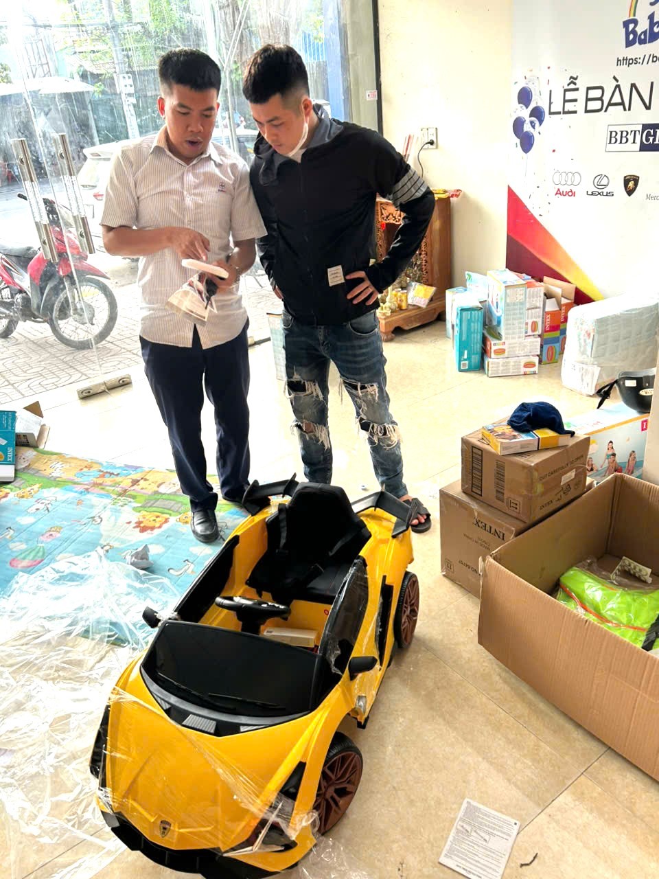 Ô tô điện trẻ em Lamborghini đời mới BBT-999.99