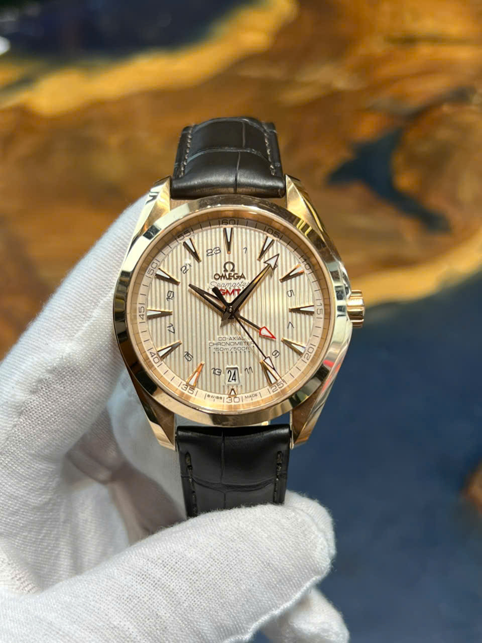 Đánh giá Omega Aqua Terra 150M 231.53.43.22.02.001: GMT vàng đỏ 18K ...